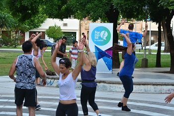 Acto en el mástil municipal por el Día del Himno Nacional Argentino